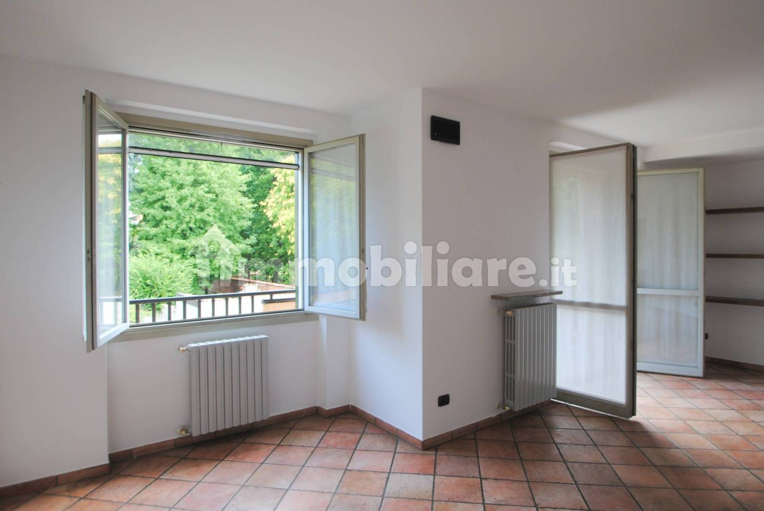 Trilocale via Torretta 43, Crosione, Pavia