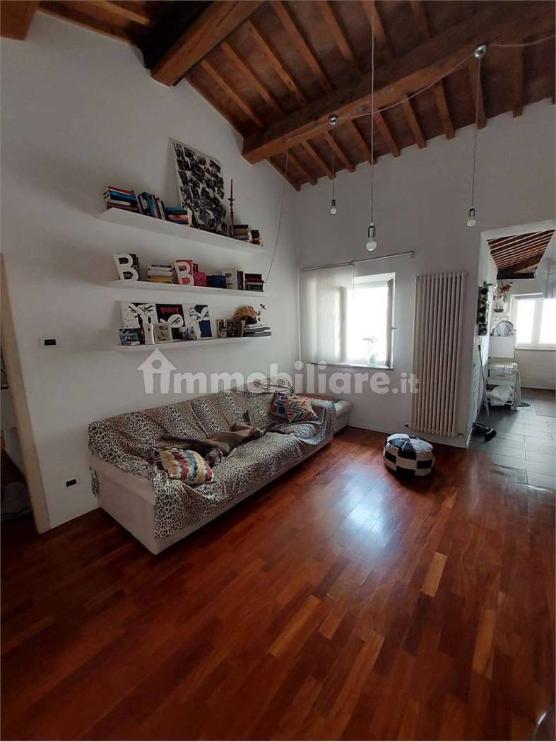 Trilocale via verdi, 22, Livorno