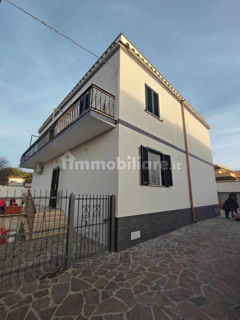 Bilocale via Prospero Intorcetta, Dragona, Roma