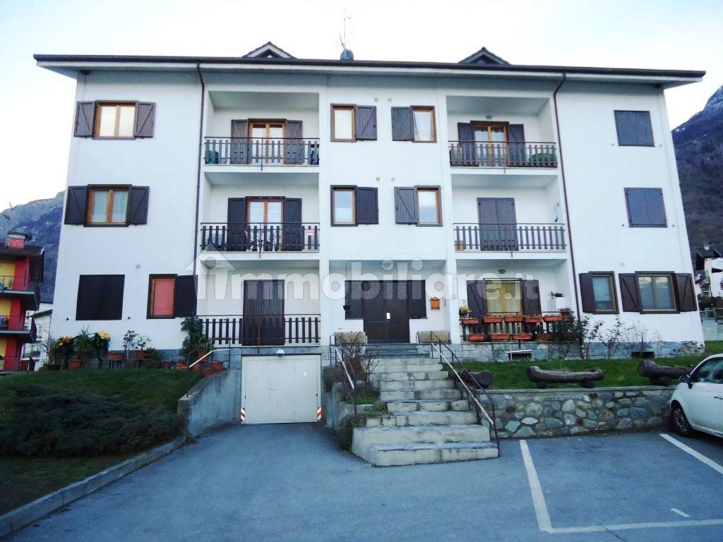 Trilocale Località Saint-Benin, Centro, Pollein