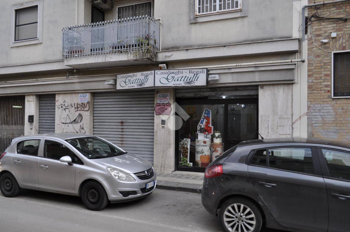 Locale commerciale in Vendita