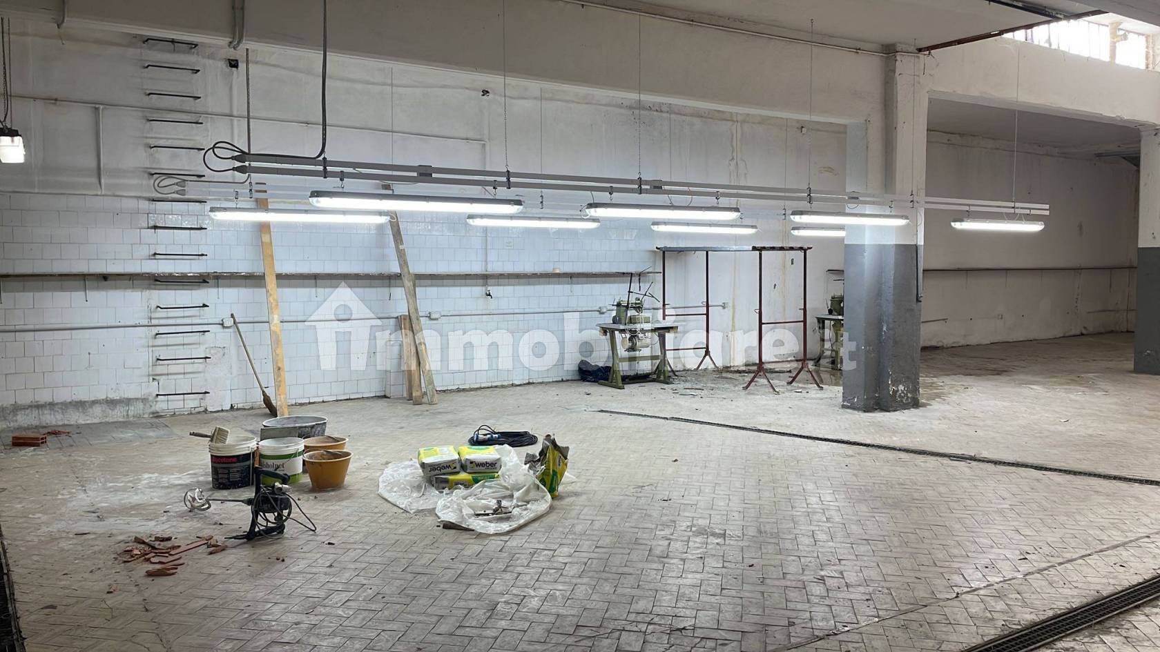 Laboratorio in Vendita