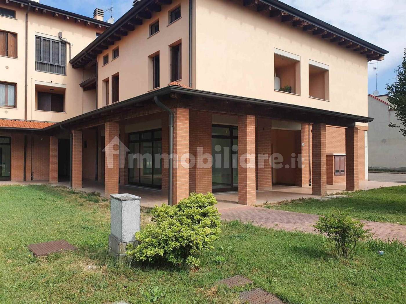 Negozio - Locale commerciale in Vendita