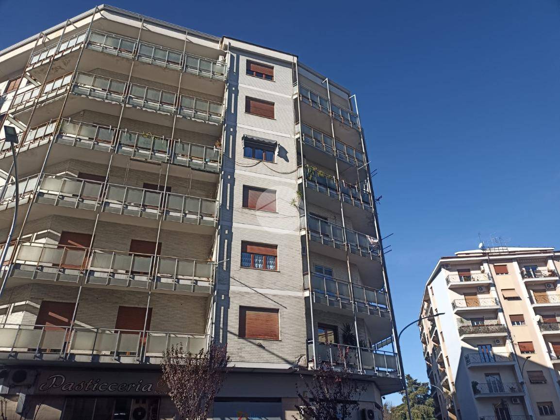 Trilocale via Nicola Serra 96, Centro, Cosenza