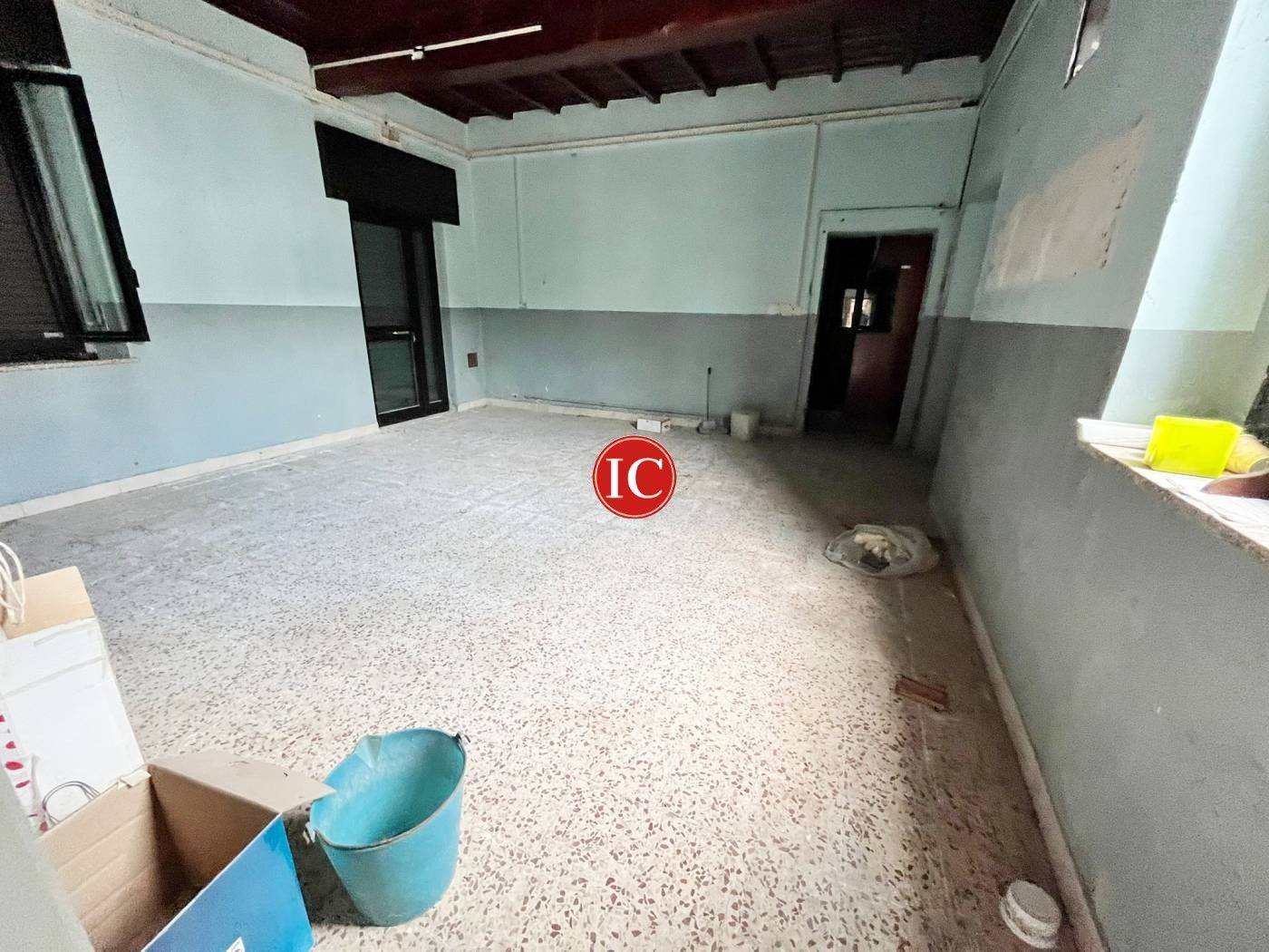 Locale commerciale in Vendita