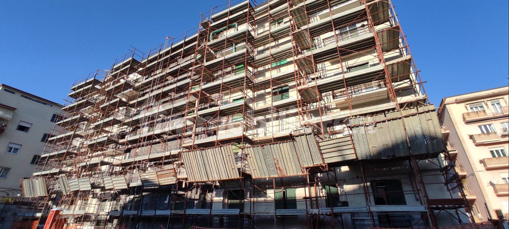 Trilocale via Salvator Rosa 40, Centro, Benevento