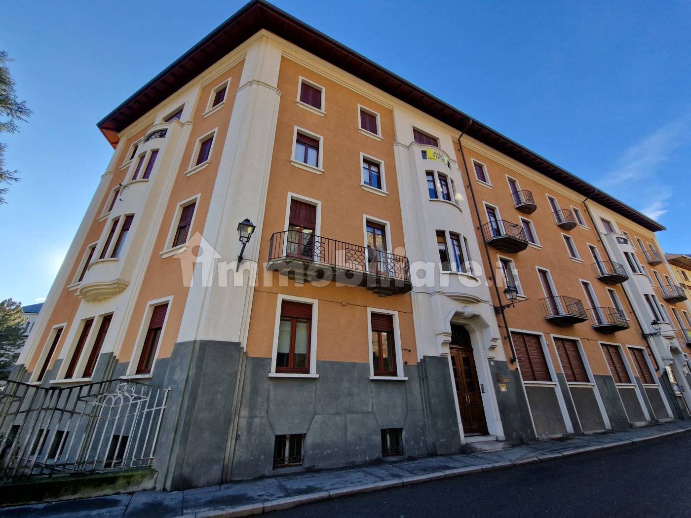 Appartamento via Costantino Durio 16, Centro, Varallo