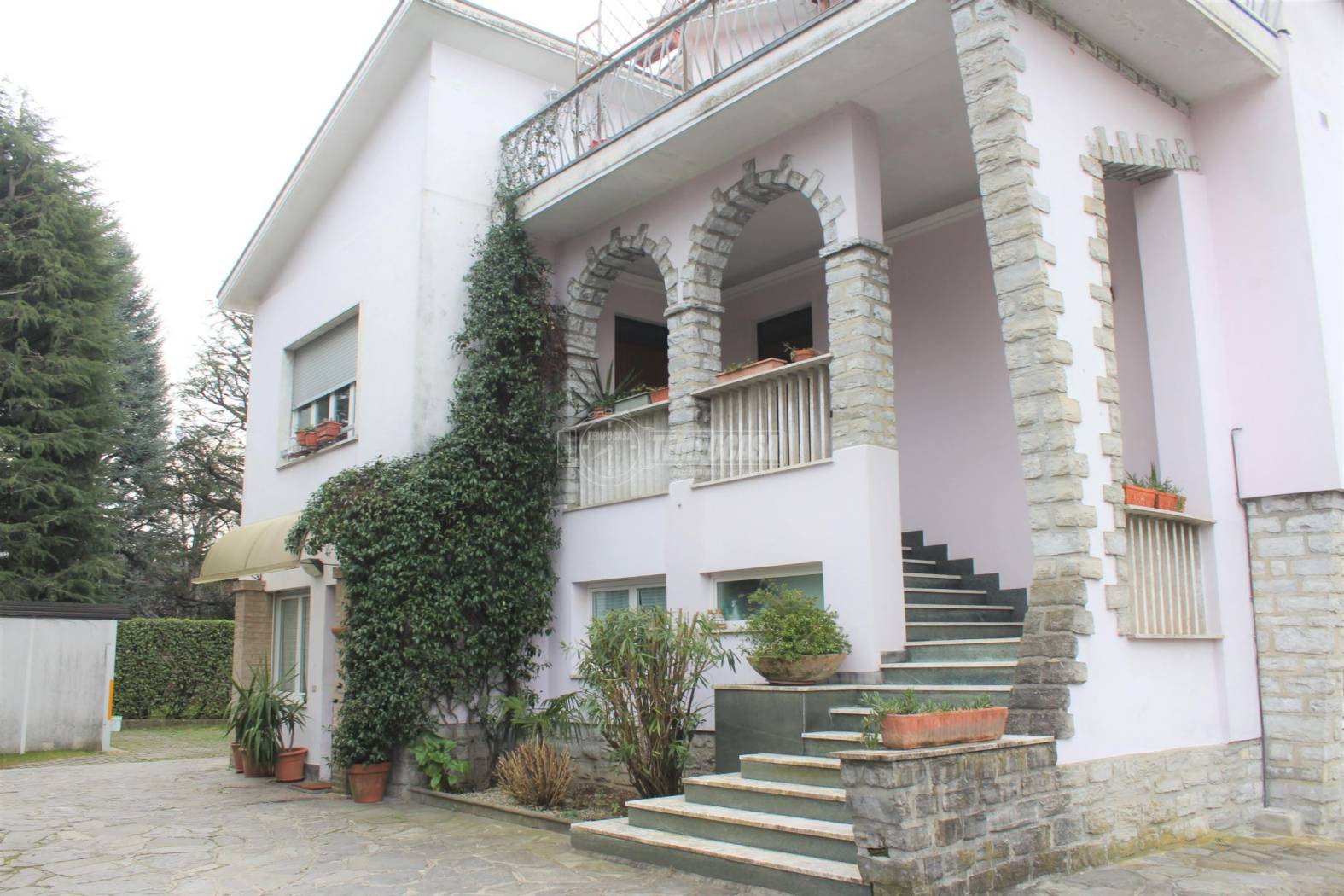 Trilocale via Arturo Toscanini 1, Centro, Veduggio con Colzano