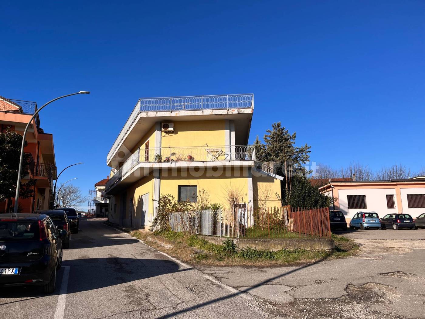 Locale commerciale in Vendita