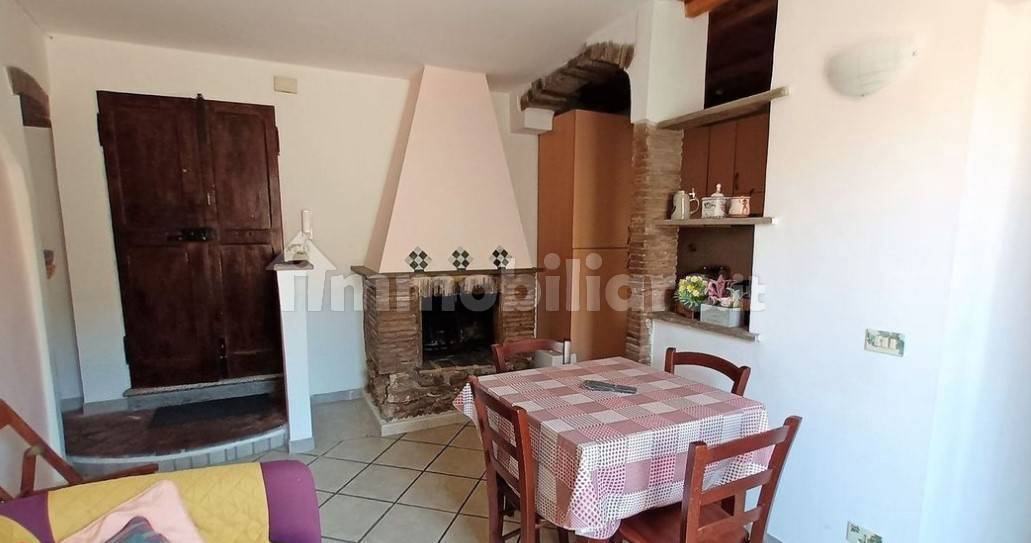 Trilocale via della Verità, Sacrario - Piazza della Rocca, Viterbo