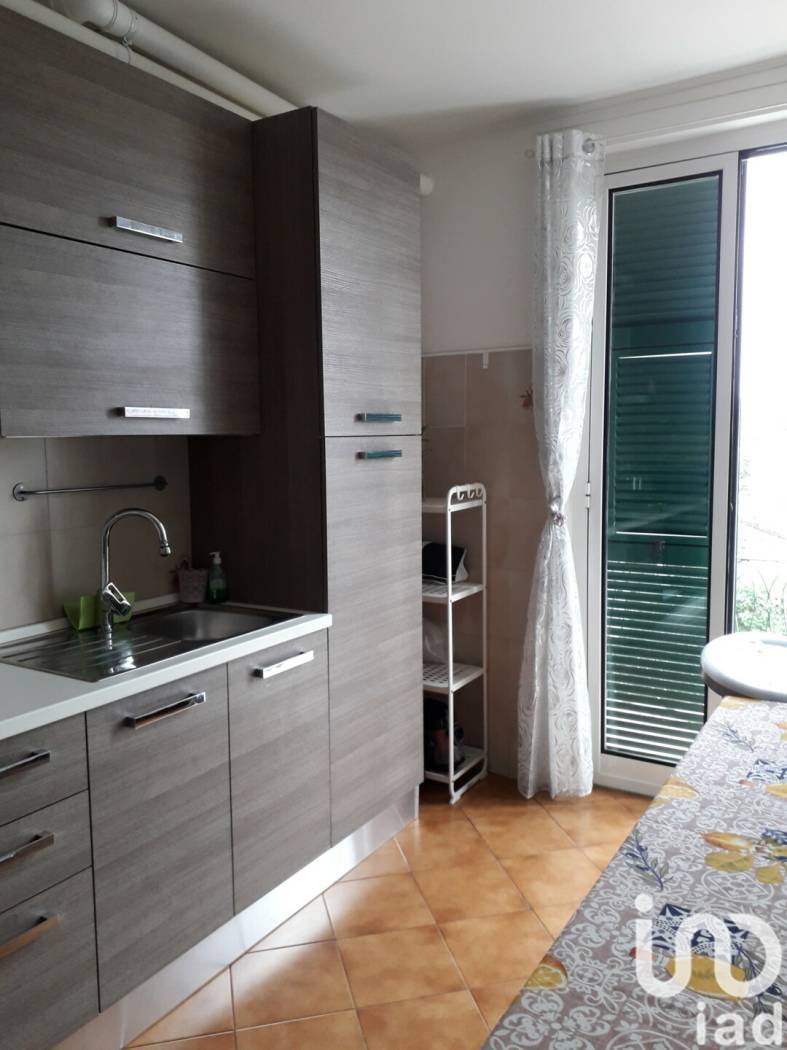 Trilocale buono stato, quarto piano, Migliarina, La Spezia