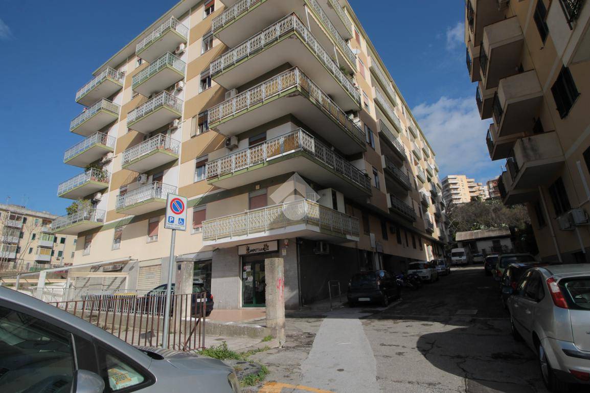 Bilocale viale giostra 62, Giostra, Messina