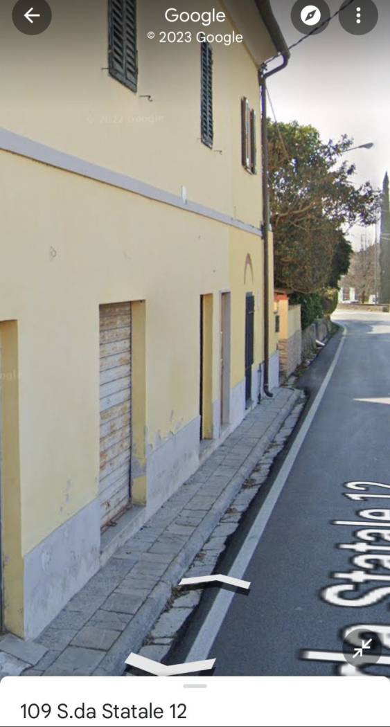 Locale commerciale in Vendita