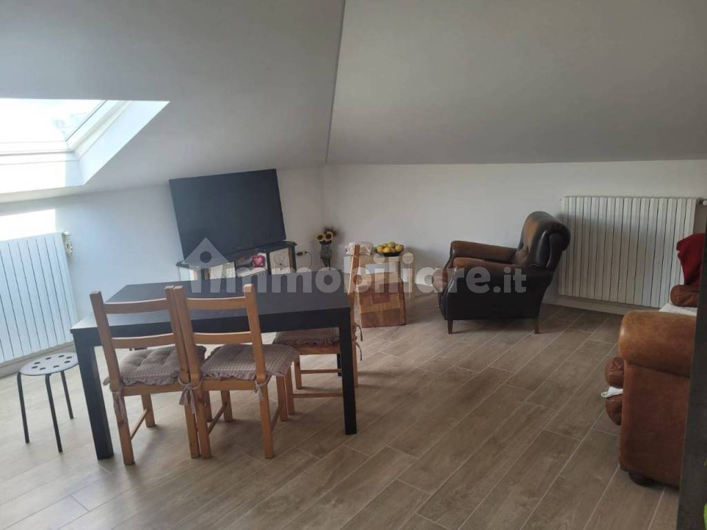 Vendita Appartamento Rimini. Quadrilocale in via coghetti. Ottimo stato ... Vendita Appartamento Rimini. Quadrilocale in via coghetti. Ottimo stato ...
