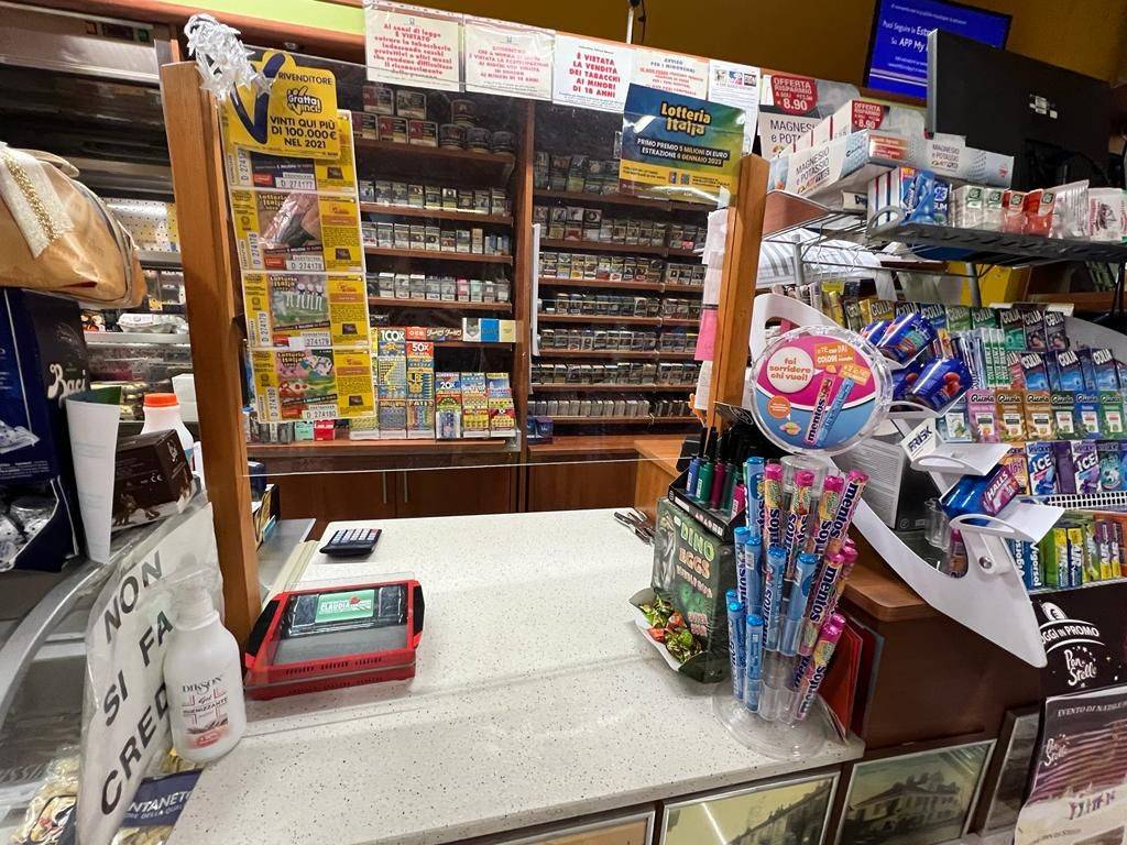 Tabaccheria in Vendita