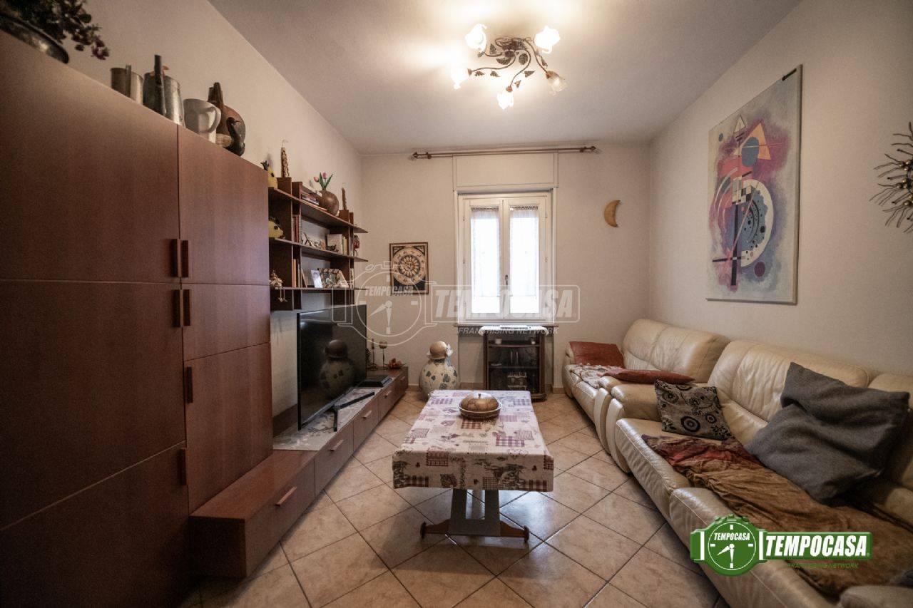 Trilocale corso Camillo Benso Cavour, Centro, Tortona