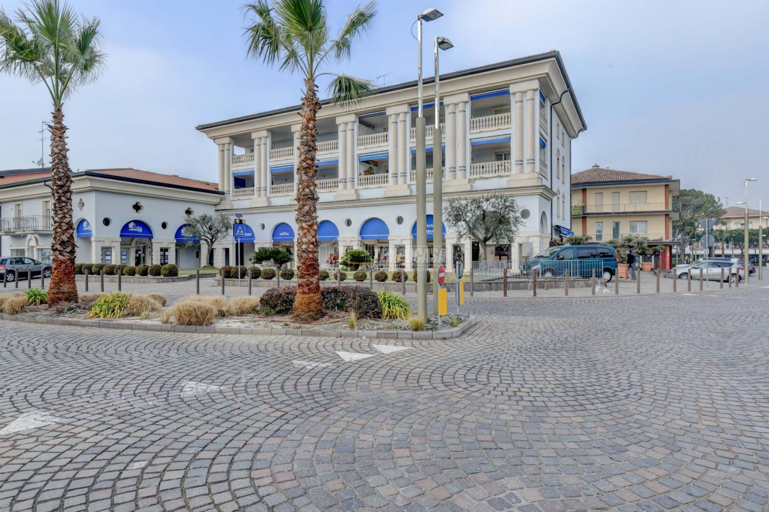 Locale commerciale in Vendita