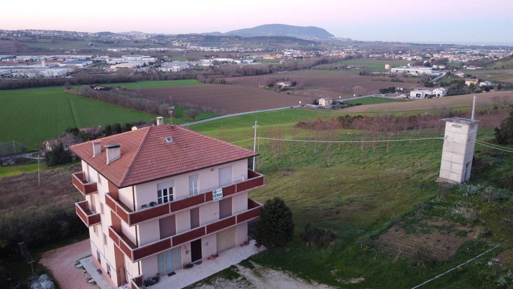 Appartamento via Archi, Loreto