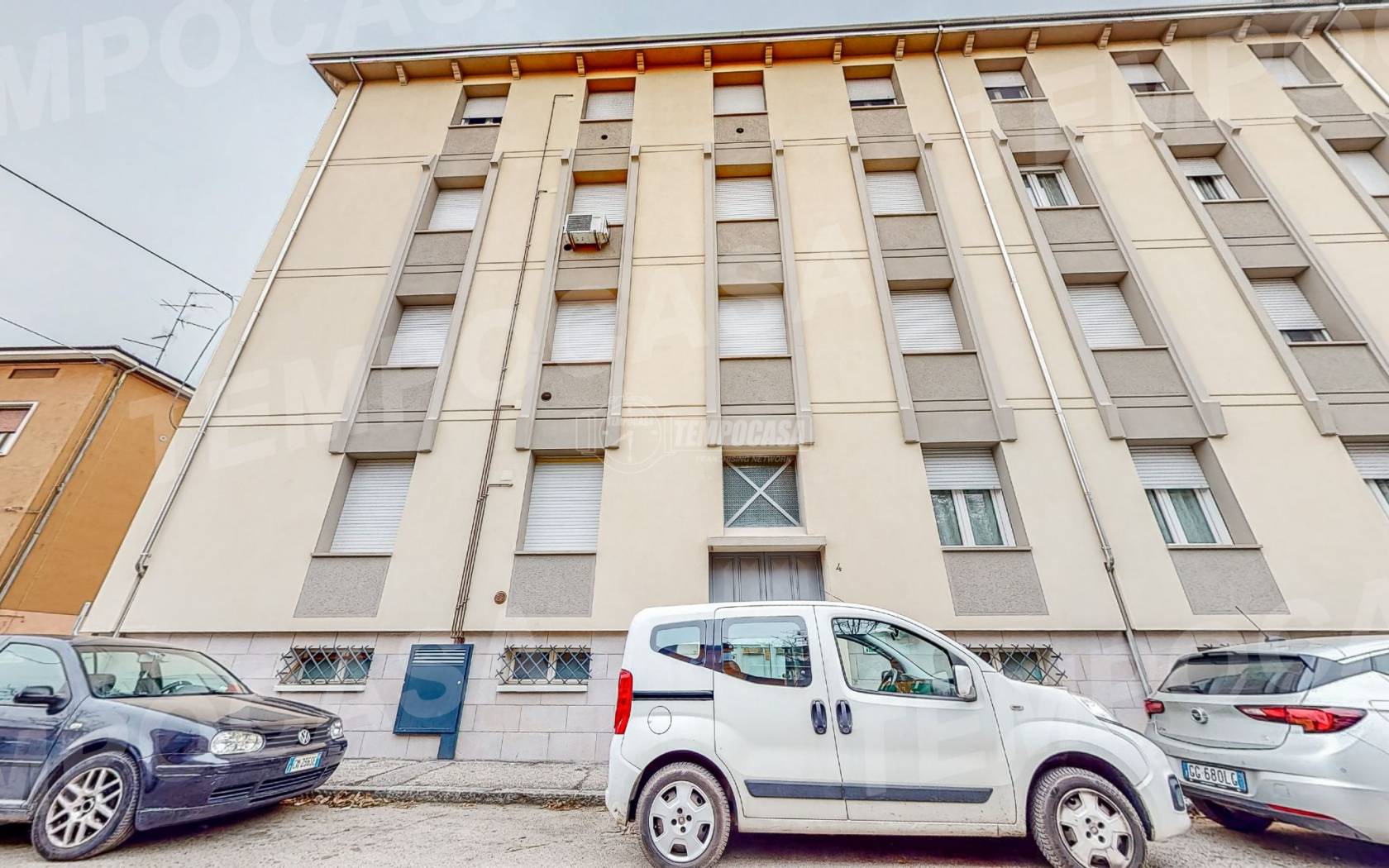 Trilocale viale della Libertà 4, Cento Paese, Cento