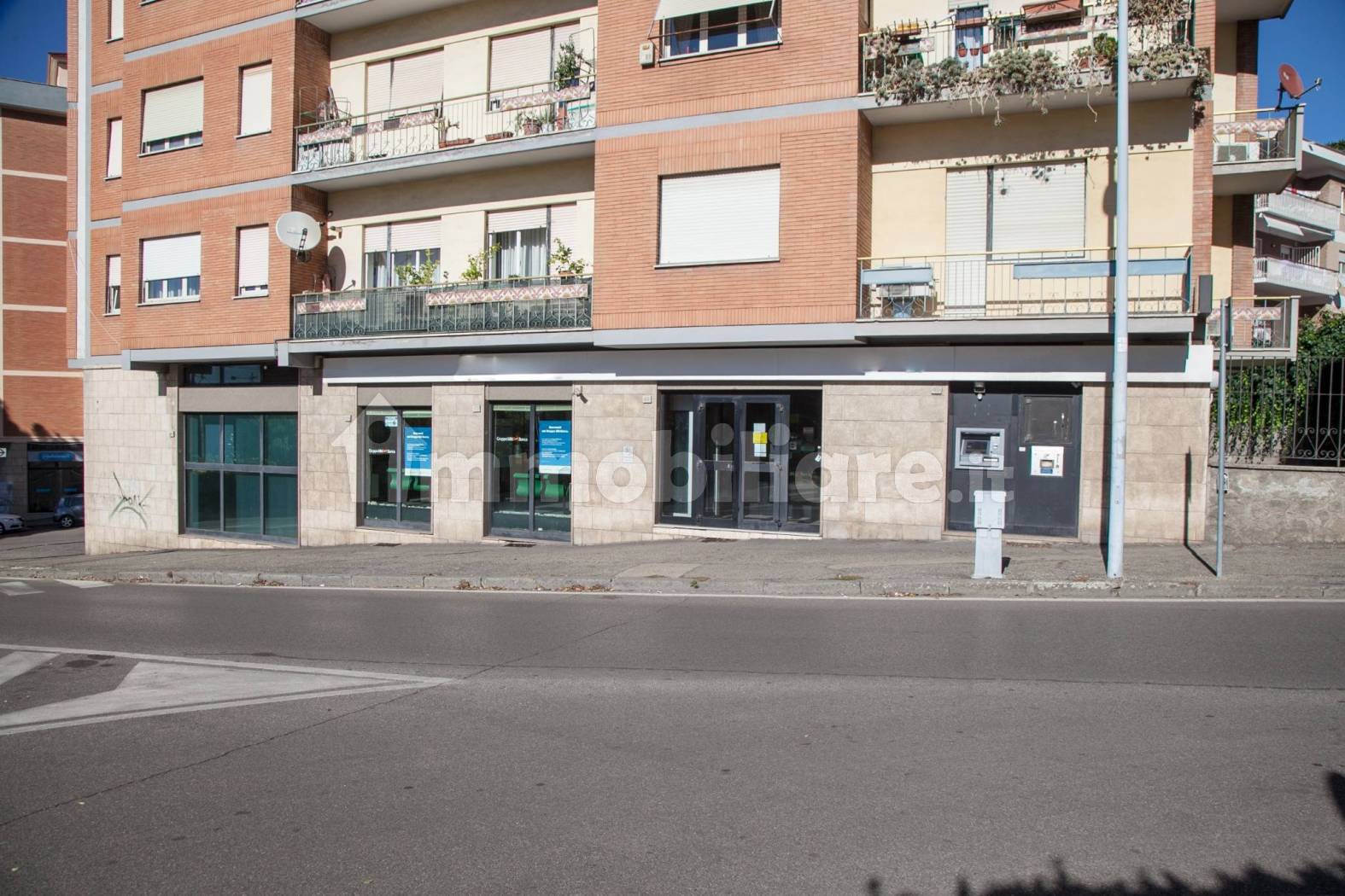 Locale commerciale in Vendita