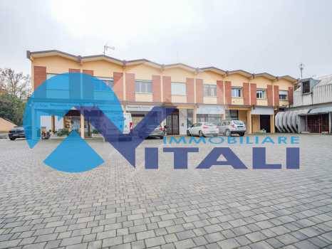 Locale commerciale in Vendita