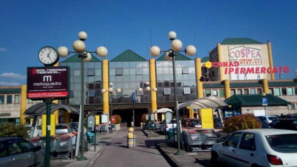 Locale commerciale in Vendita