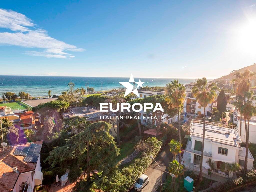 Sale Penthouse in via Padre Semeria 125 Sanremo. To be refurbished ...