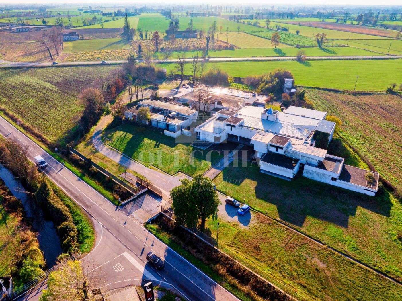 Locale commerciale in Vendita