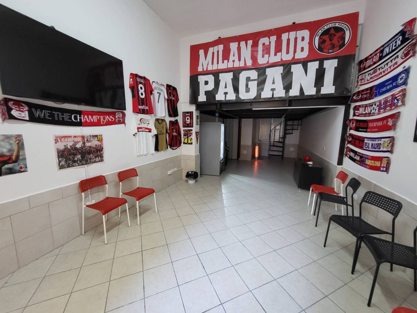 Locale commerciale in Vendita