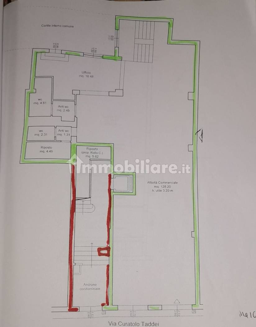 Locale commerciale in Vendita