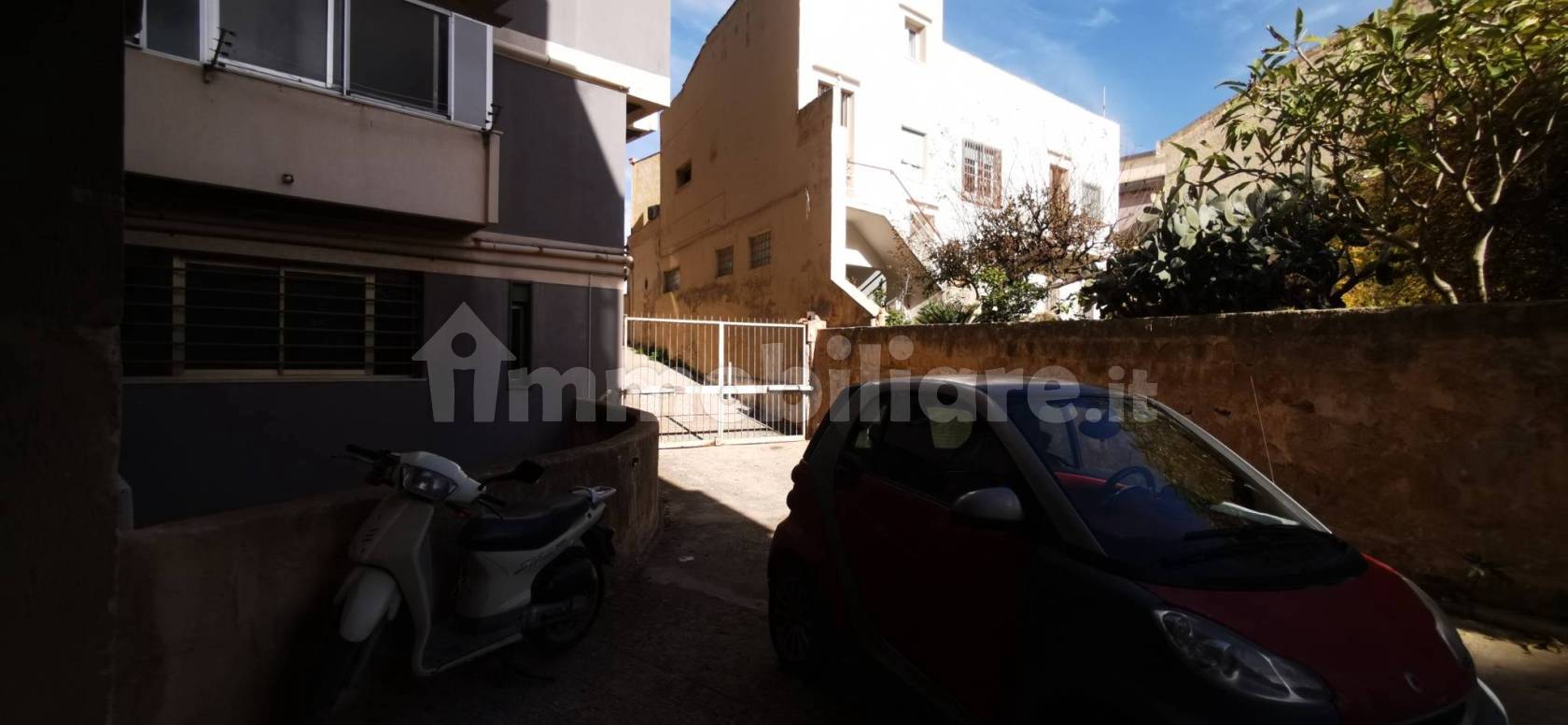 Locale commerciale in Vendita