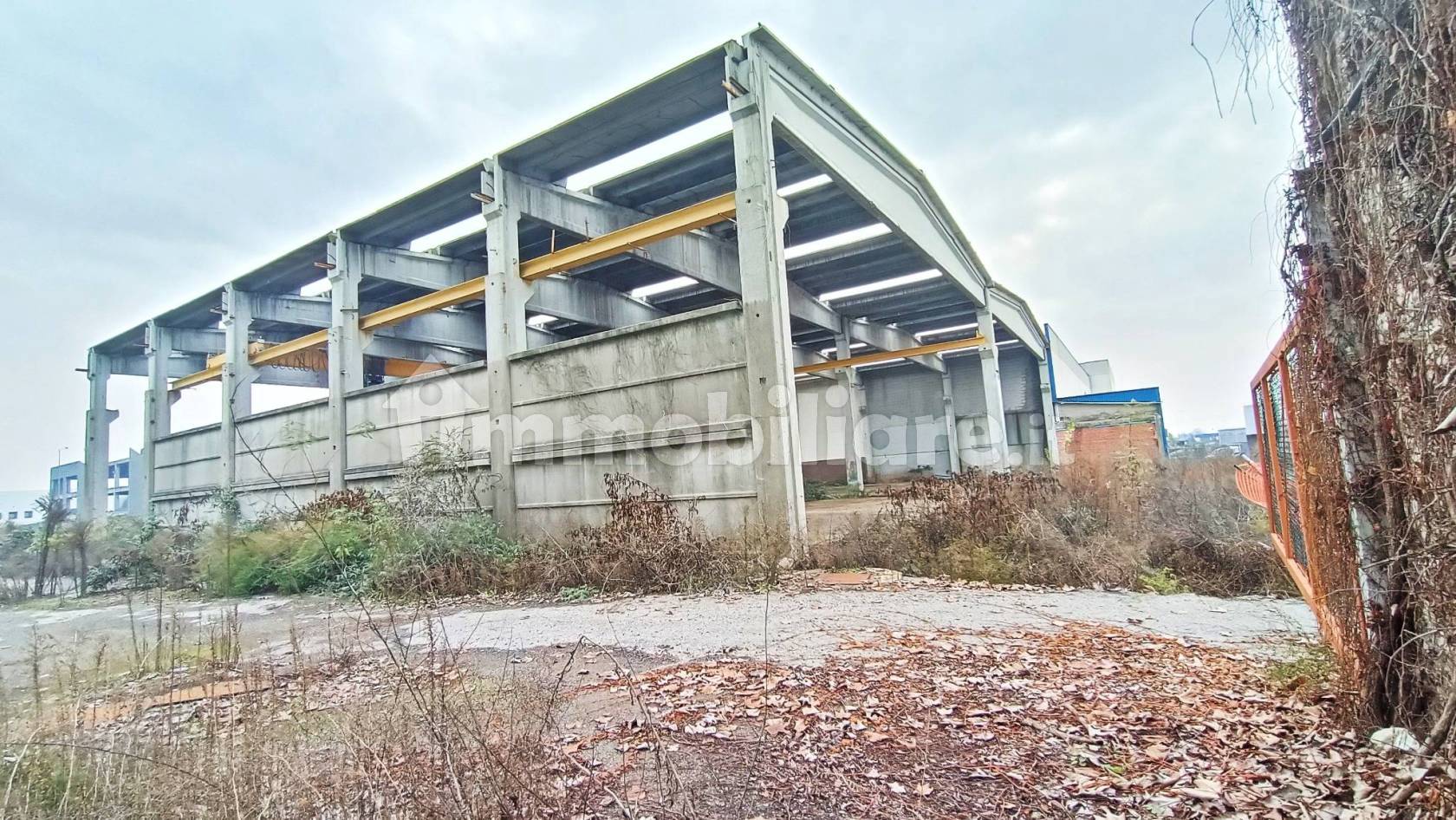 Capannone in Vendita