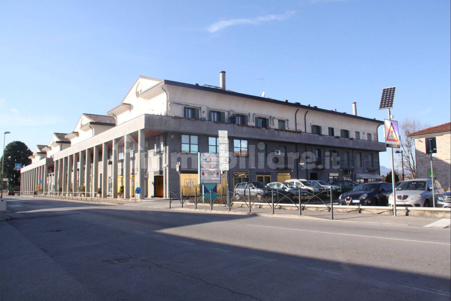 Locale commerciale in Vendita