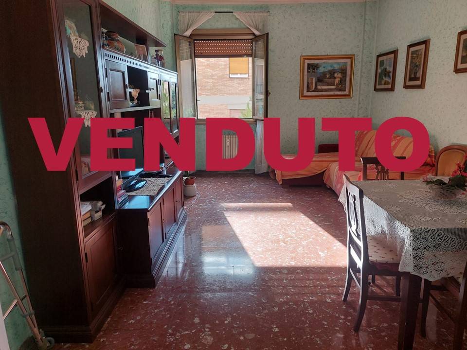 Vendita Appartamento Roma. Trilocale in via Carlo Fadda 25. Buono stato ...