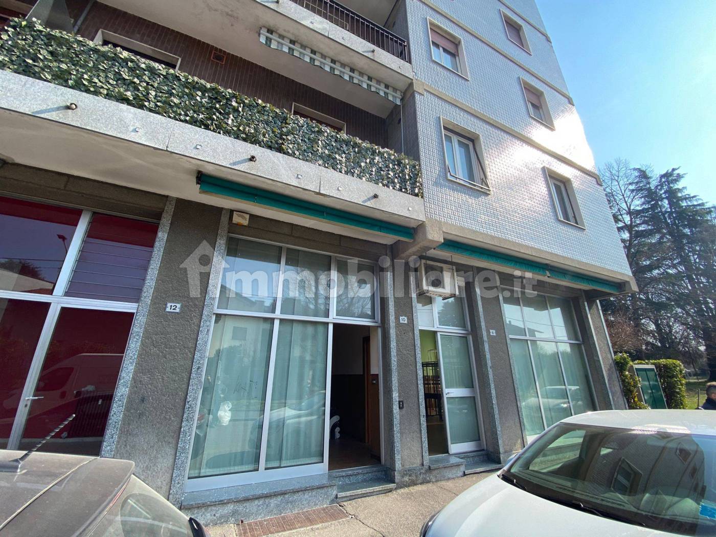 Locale commerciale in Vendita