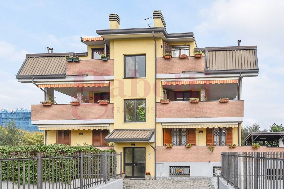 Trilocale via Martiri della Libertà 28, Barlassina