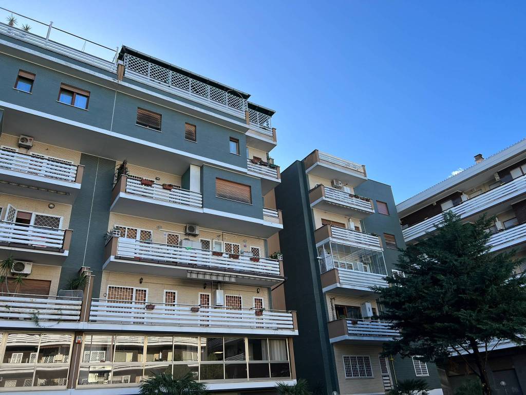 Vendita Appartamento Roma. Bilocale in via Alberto Litta.... Buono ...