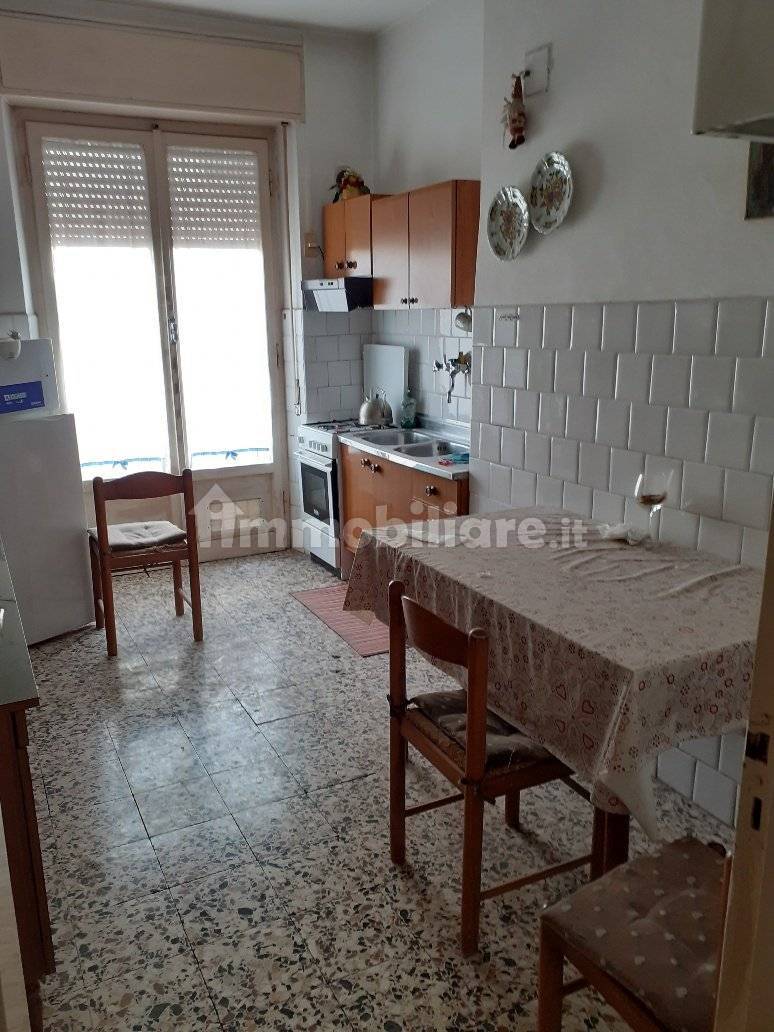 Trilocale viale Trieste, Centro, Massa