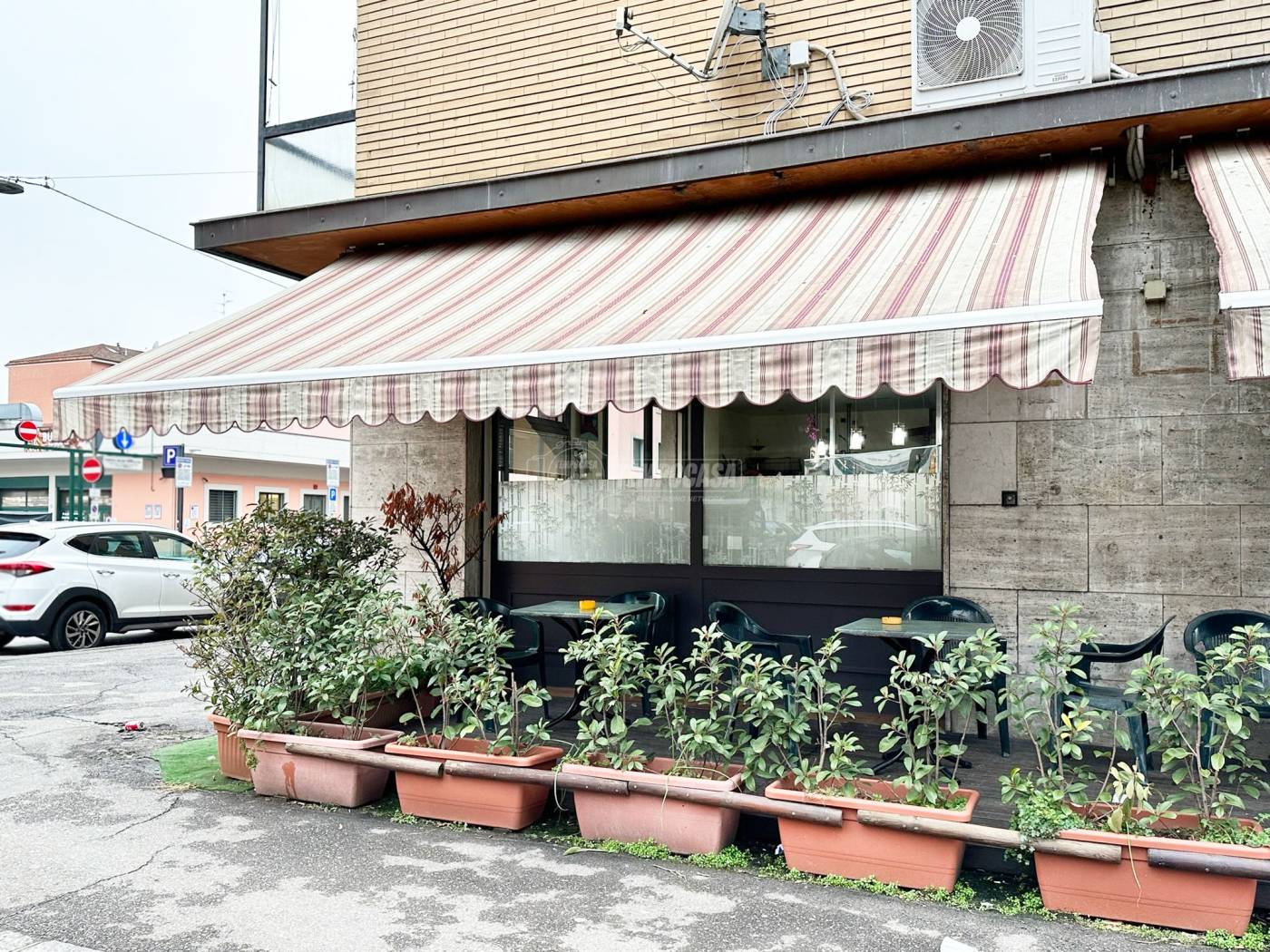 Locale commerciale in Vendita
