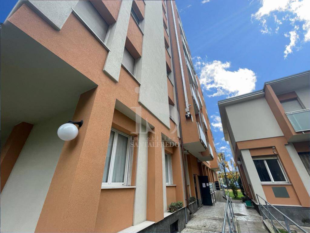 Bilocale via Civenna , 5, Certosa, Milano