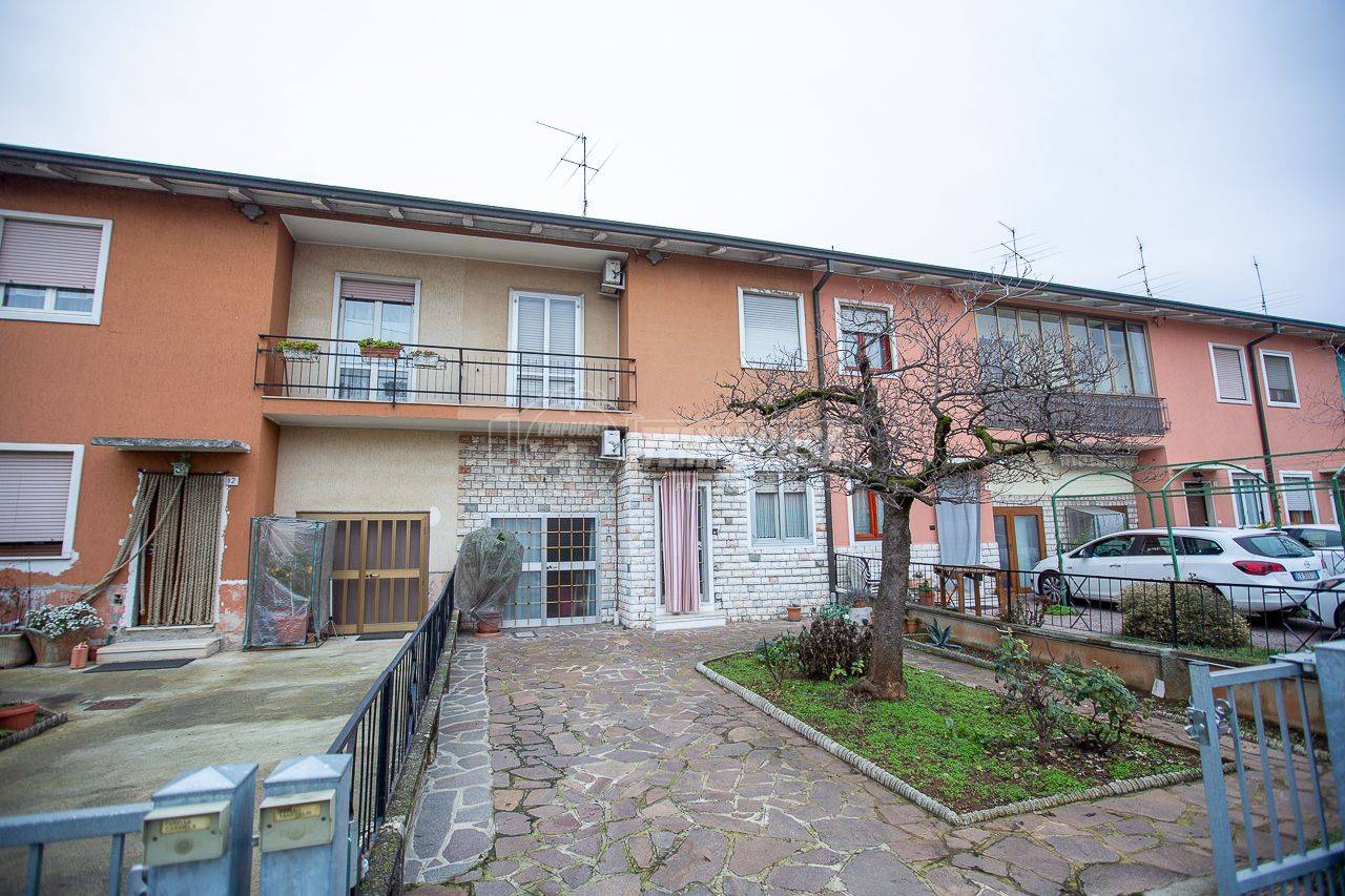 Quadrilocale via Piadena 10, San Polo Vecchio, Brescia