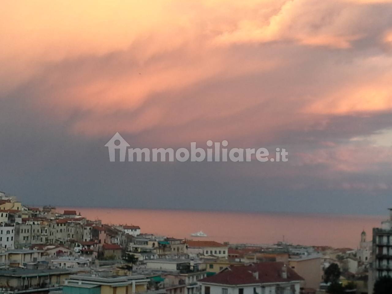 Quadrilocale via Pietro Agosti 157, Borgo, Sanremo