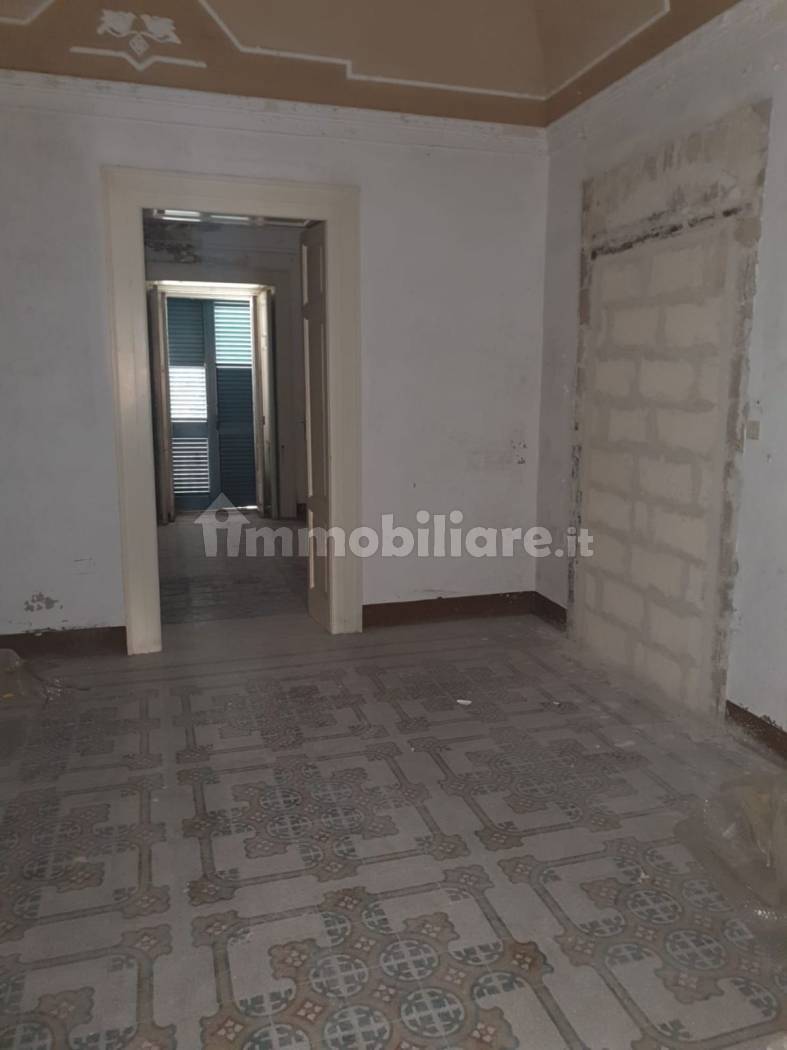 Trilocale piazza Plebiscito 25, Spinazzola