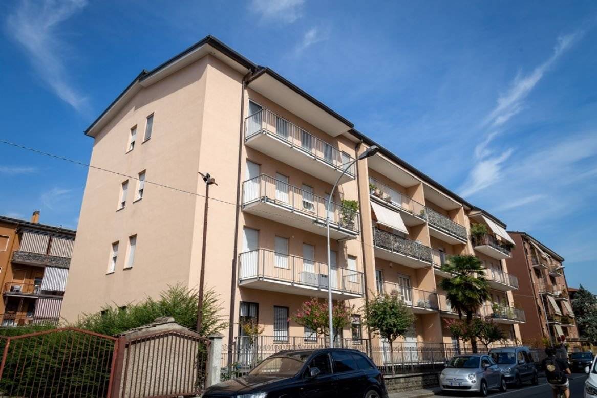 Trilocale via Natale Beretta 58, Centro, Arcore