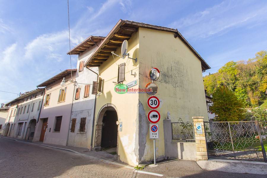 Trilocale via Giuseppe Mazzini 2, Centro, Maniago