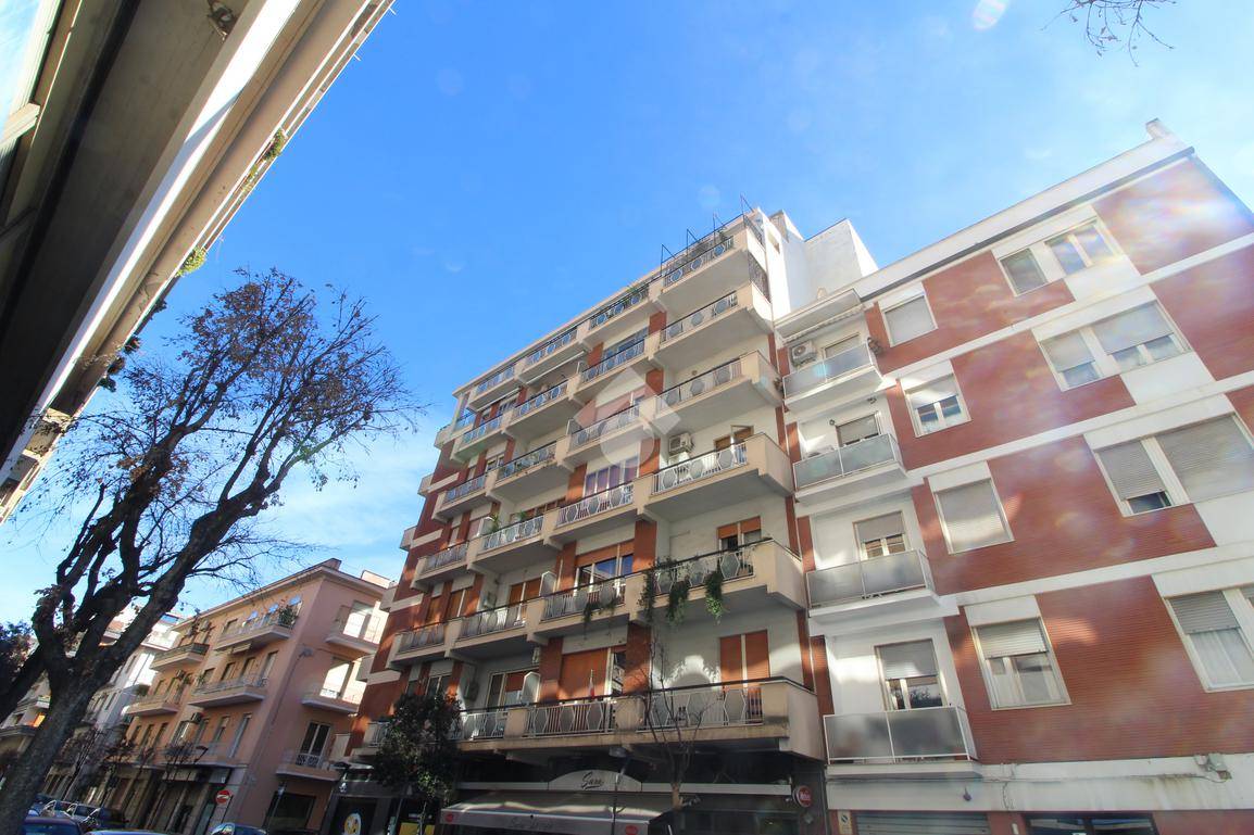 Trilocale via del Bagno Borbonico 15, Via Venezia - Lungofiume Paolucci, Pescara