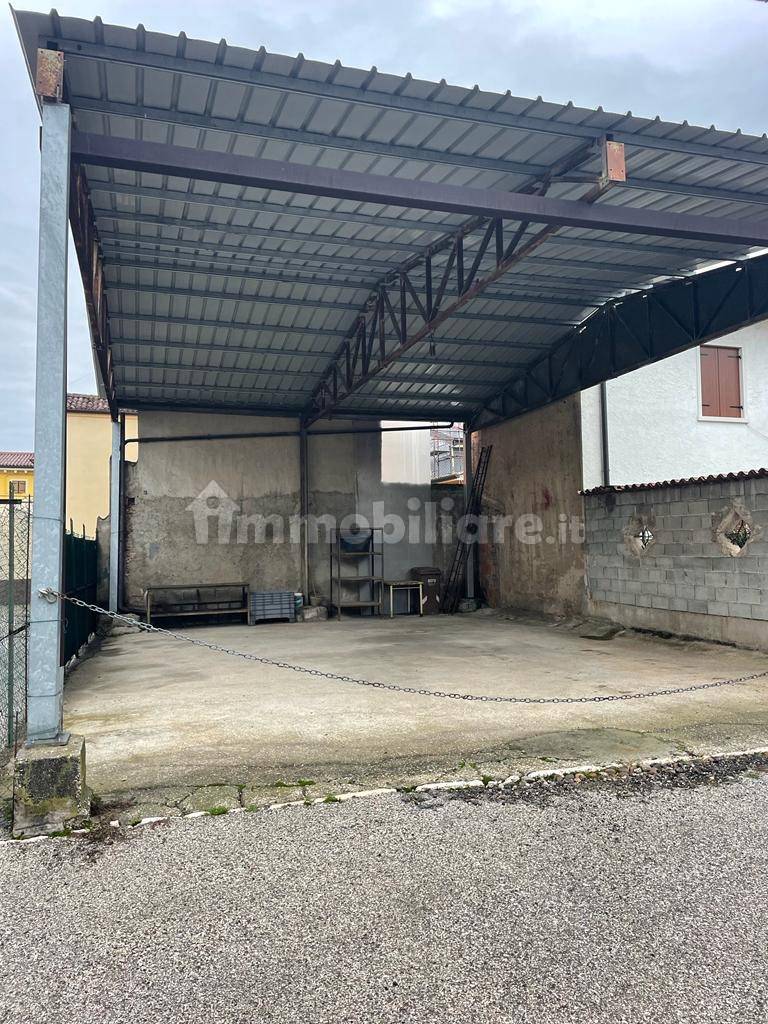 Posto auto - moto in Vendita