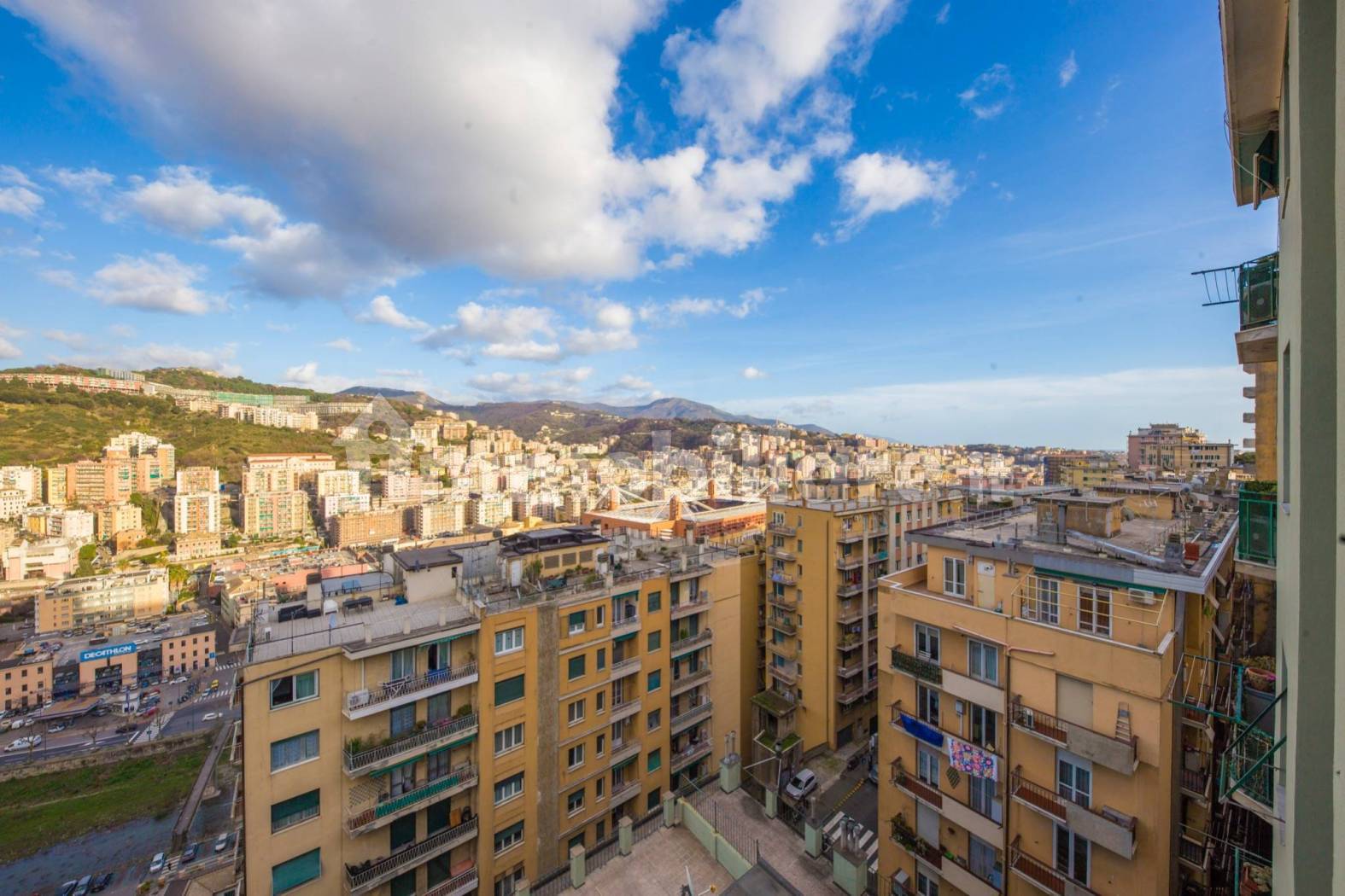 Trilocale via Leonardo Montaldo, Staglieno, Genova
