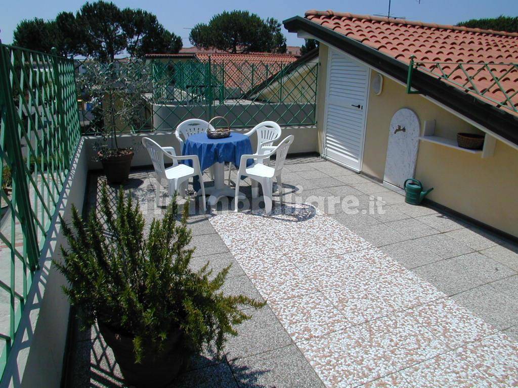 Trilocale via Empoli, 30, Marina di Massa Centro, Massa