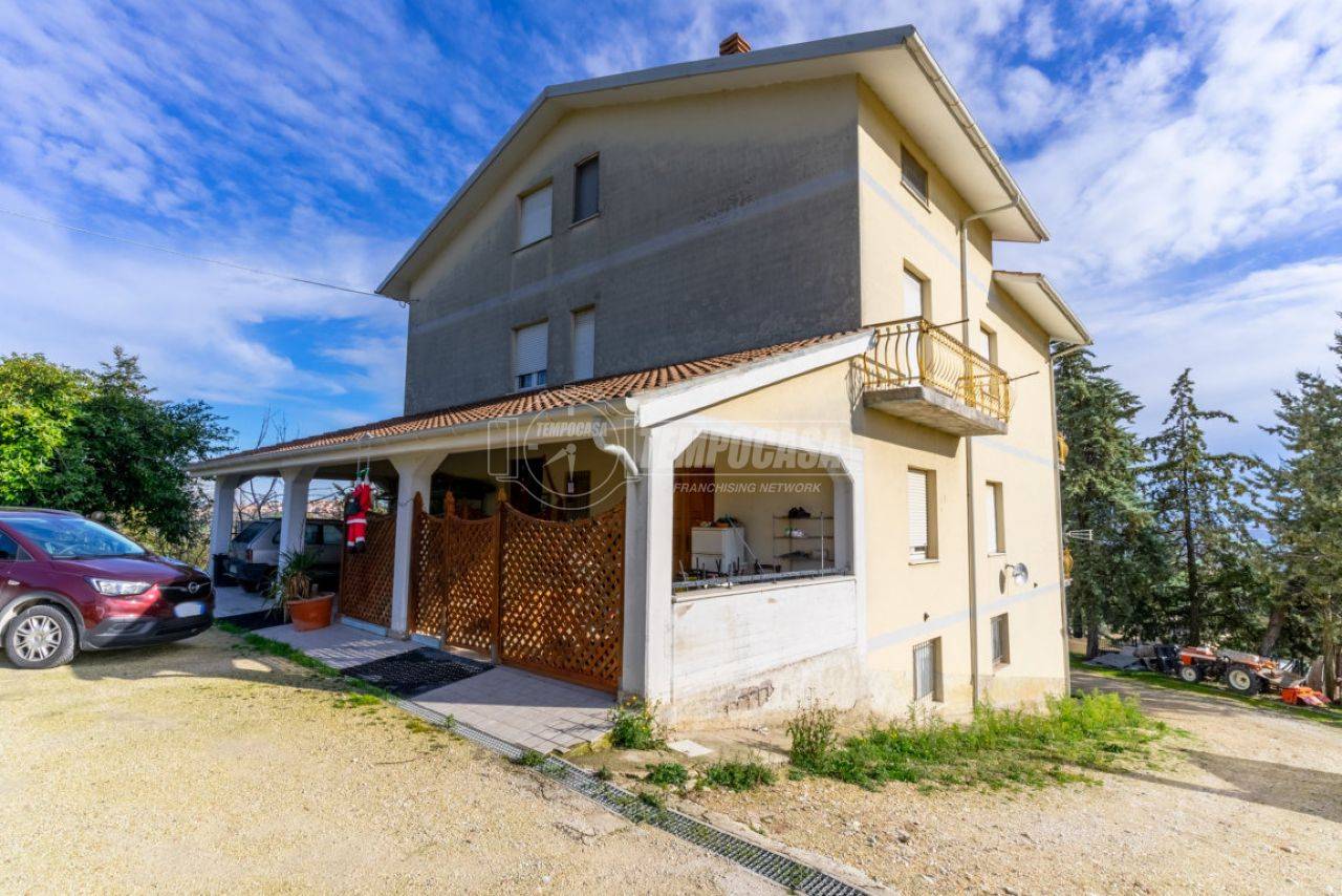 Quadrilocale contrada campiglia 17, Monte San Giusto